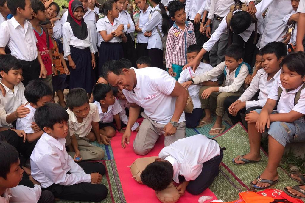 Les cours de prévention de la noyade se poursuivent au Cambodge - Helpcode Switzerland