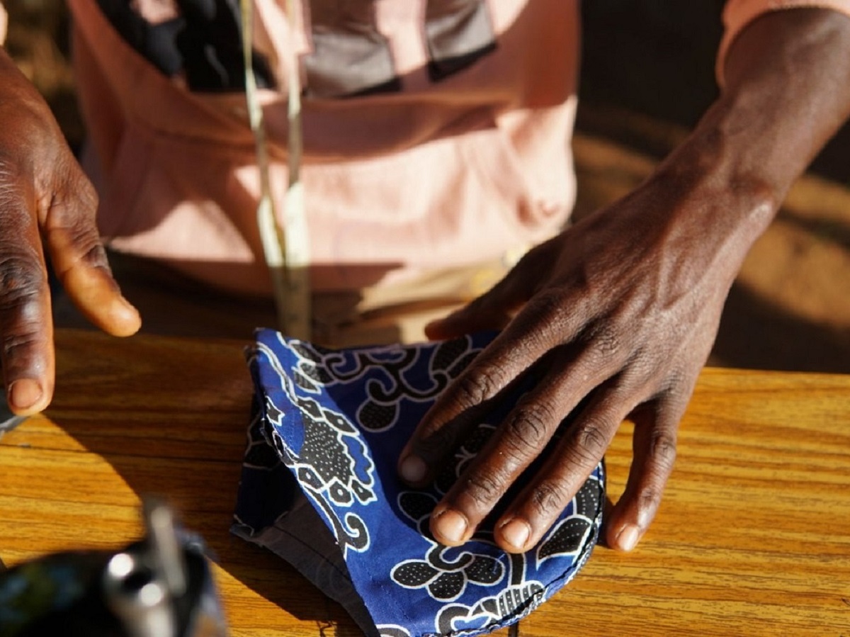 Masques lavables et mode 100 % made in Gorongosa - Helpcode Switzerland