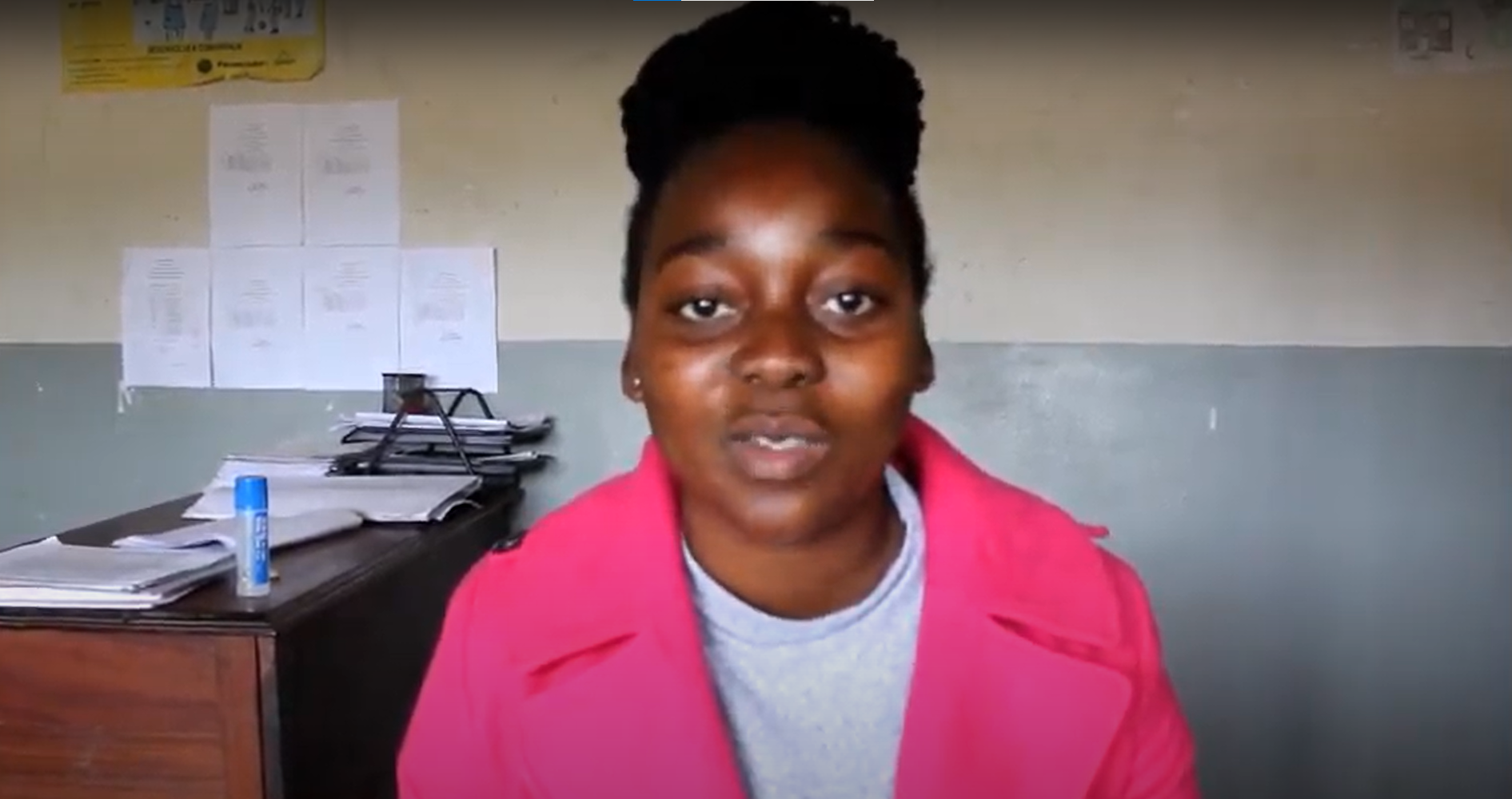 D’enfant parrainée à enseignante: Iva a retrouvé Helpcode dans l’école où elle travaille ...